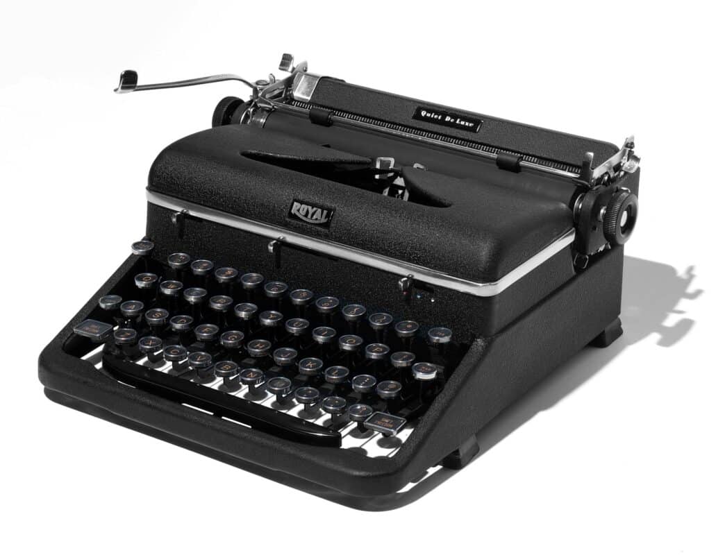 Royal Quiet De Luxe Manual Typewriter Black 1947 Vintage #1457 ...